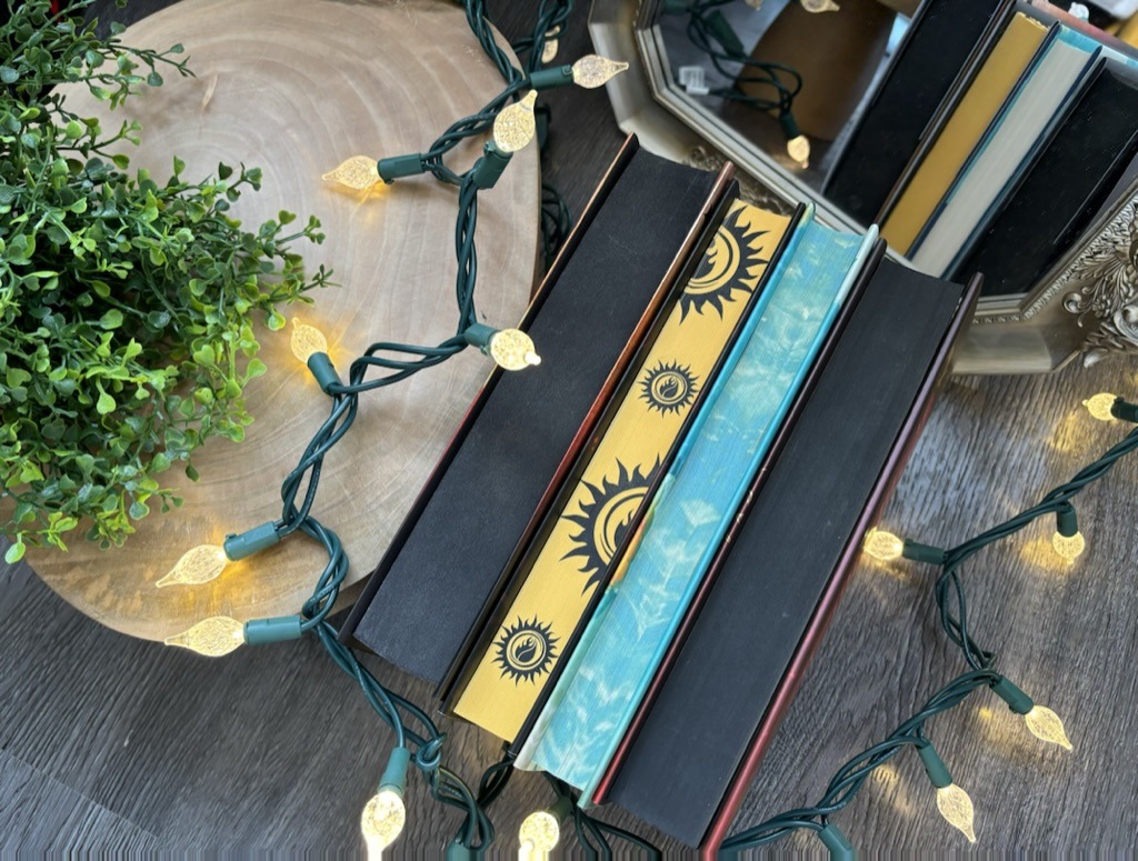 Sprayed Edges: a specialty or a commodity? - Bookinfluencers.com Blog